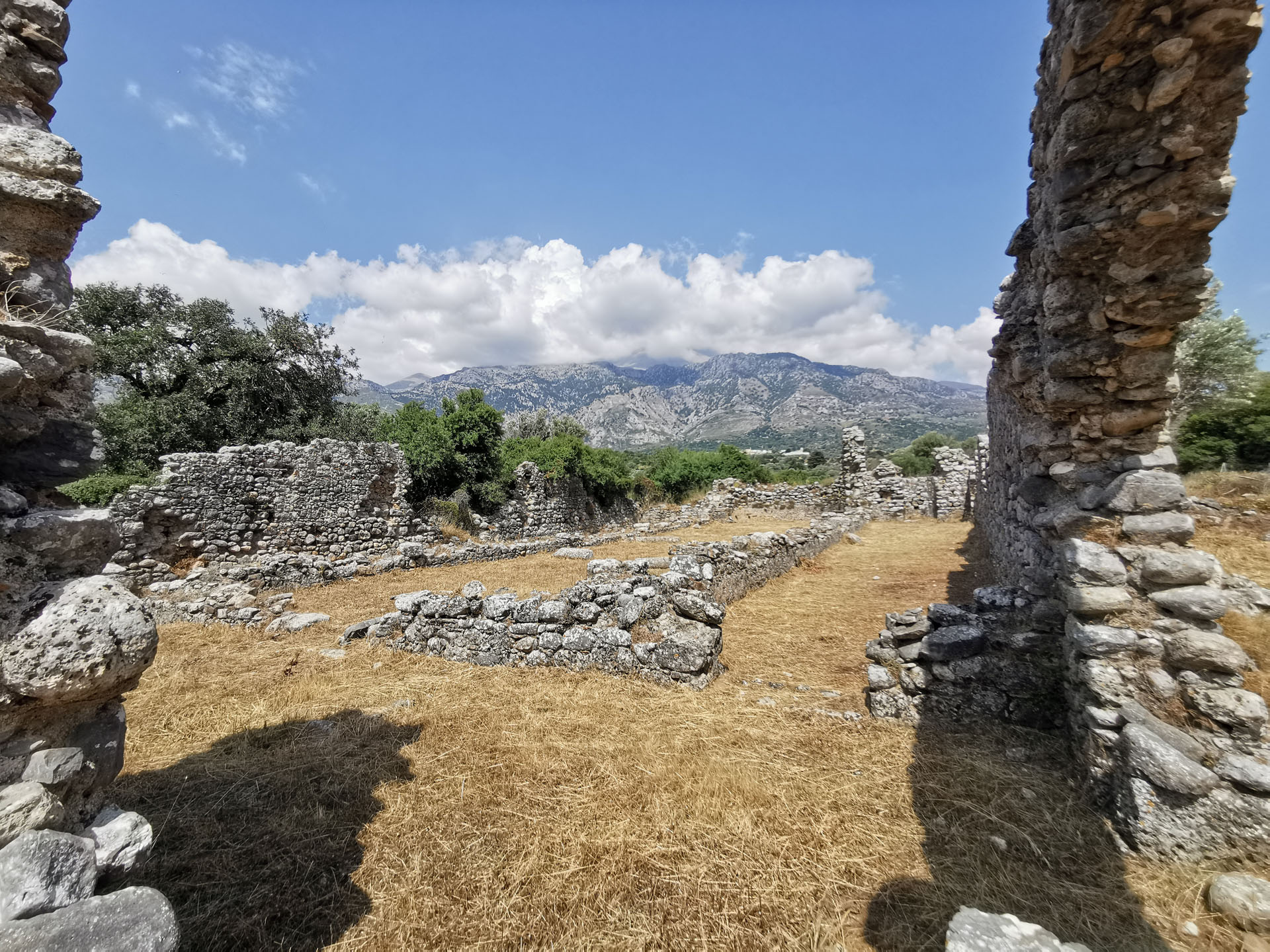 Proto-byzantinische Basilika von Bizari | discoveramari.gr